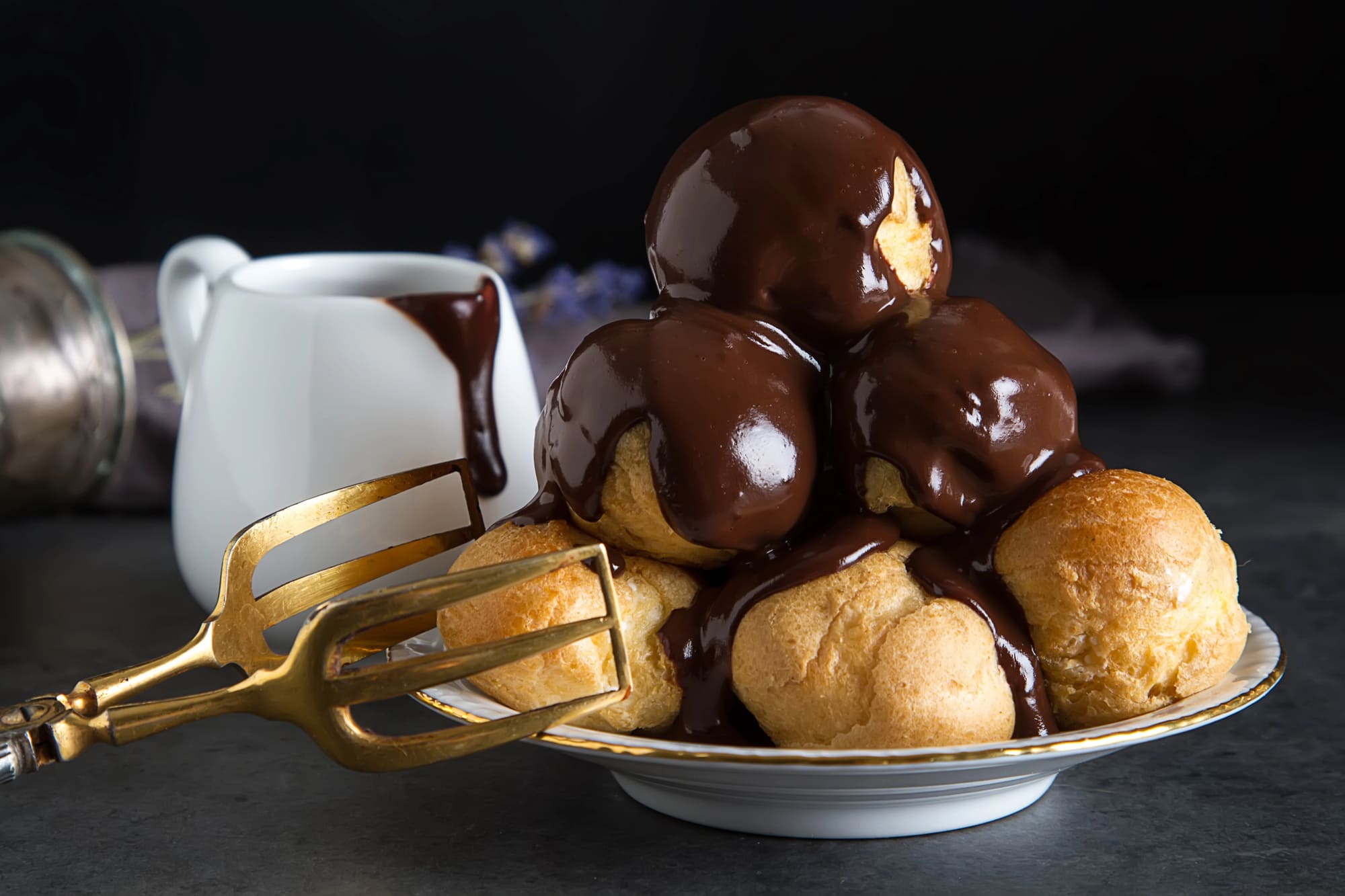 Profiteroles caseros: receta fácil, paso a paso y con relleno.